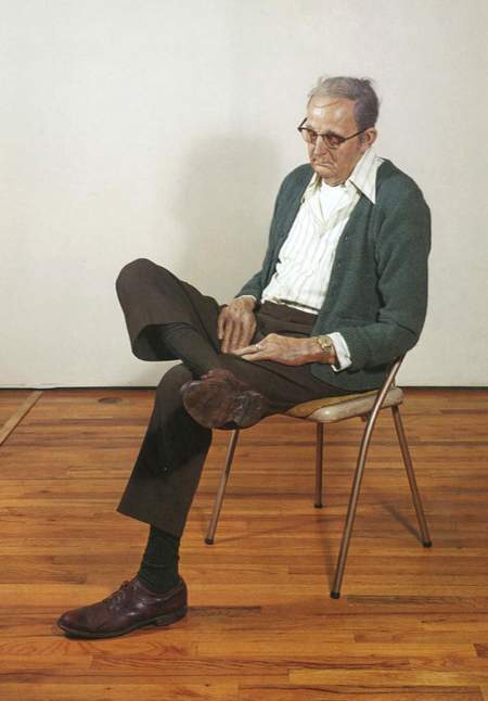 Archivo:Old-man-dozing.jpg - EcuRed