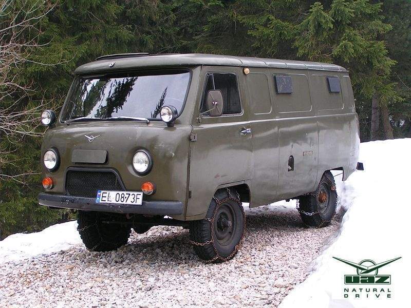 UAZ-452 - EcuRed