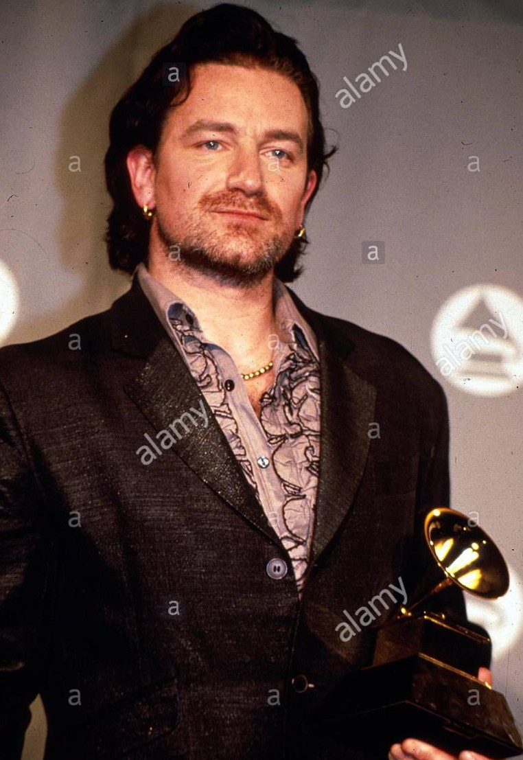 Bono (músico) - EcuRed