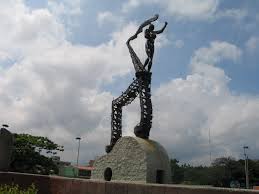 Archivo:Monumento Arnulfo Briceño.jpeg - EcuRed