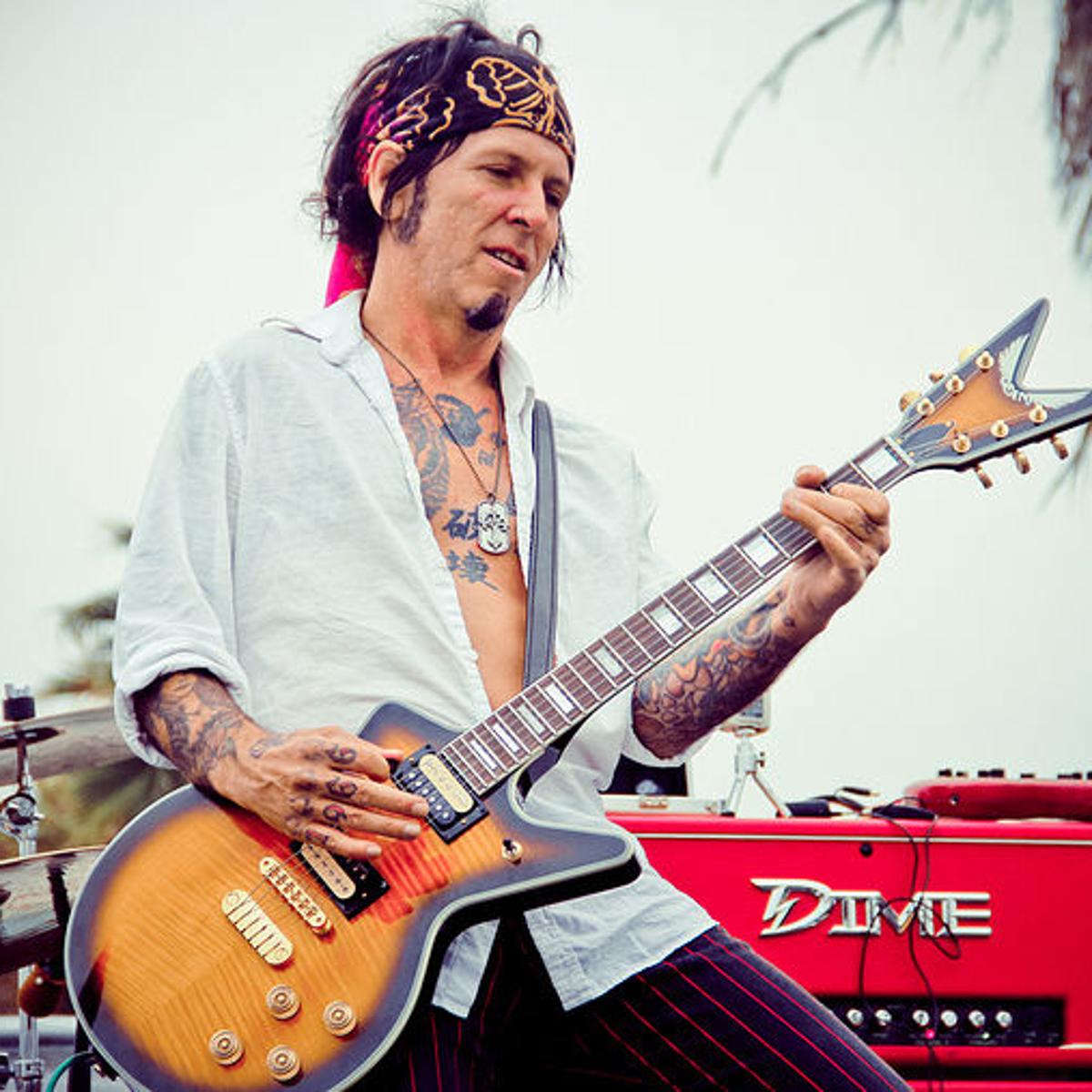 Tracii Guns - EcuRed