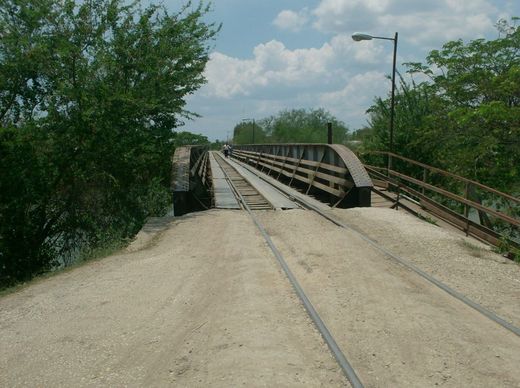 Construcción de la vía férrea en el Municipio Río Cauto - EcuRed